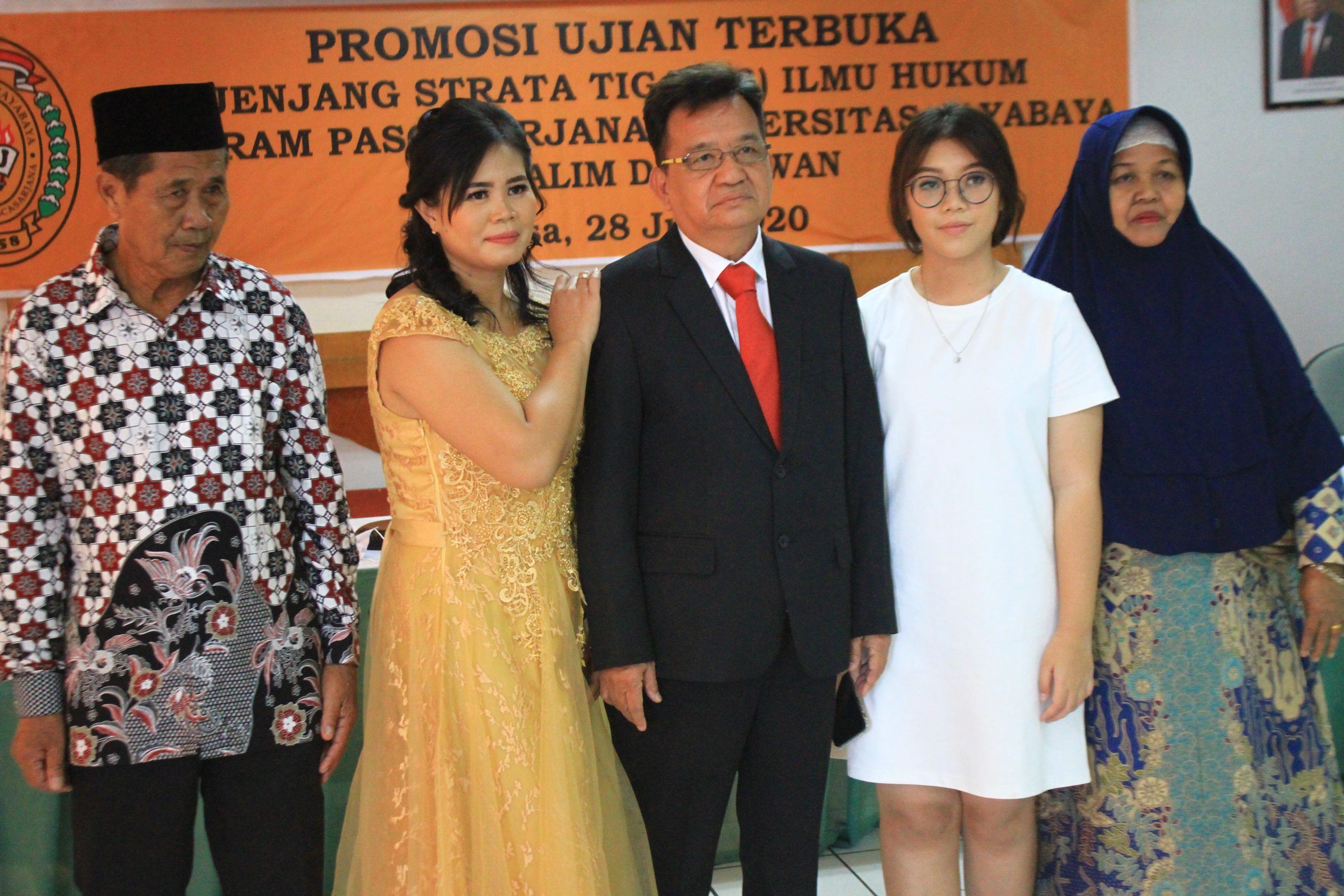 Halim Darmawan, Sukses Meraih Gelar Doktor Ilmu Hukum - zonapers.com