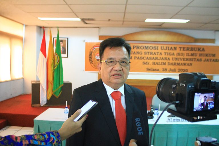 Halim Darmawan, Sukses Meraih Gelar Doktor Ilmu Hukum - zonapers.com