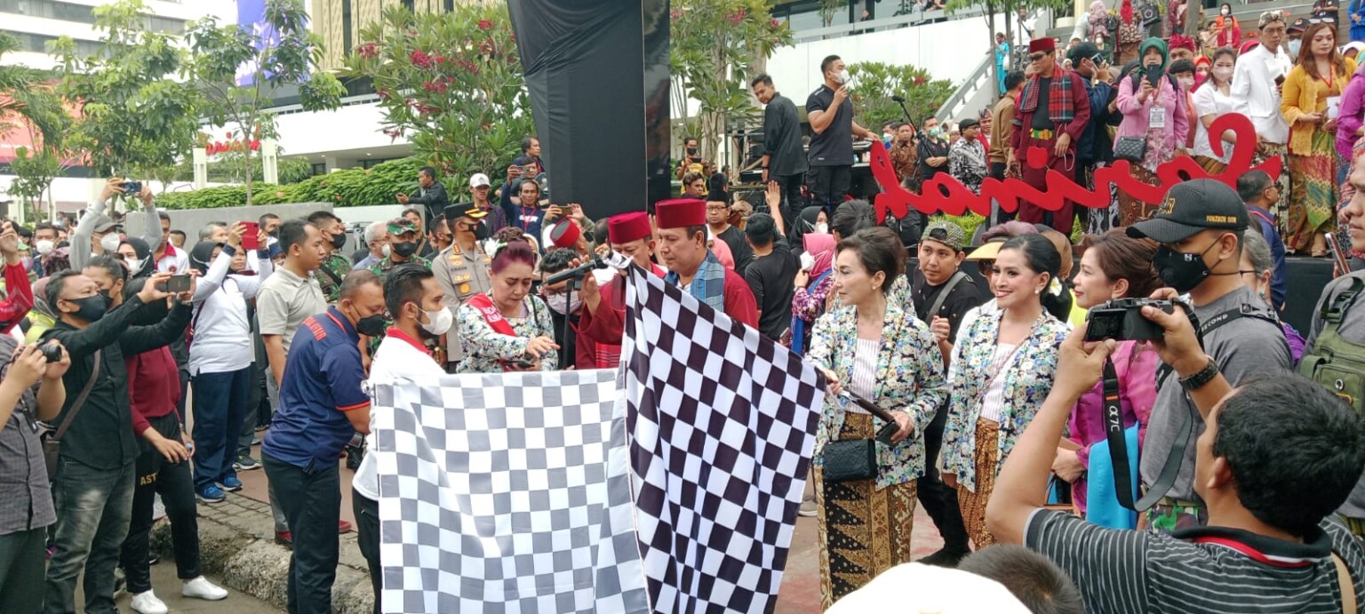 Parade Budaya Nusantara Resmi Dibuka - zonapers.com